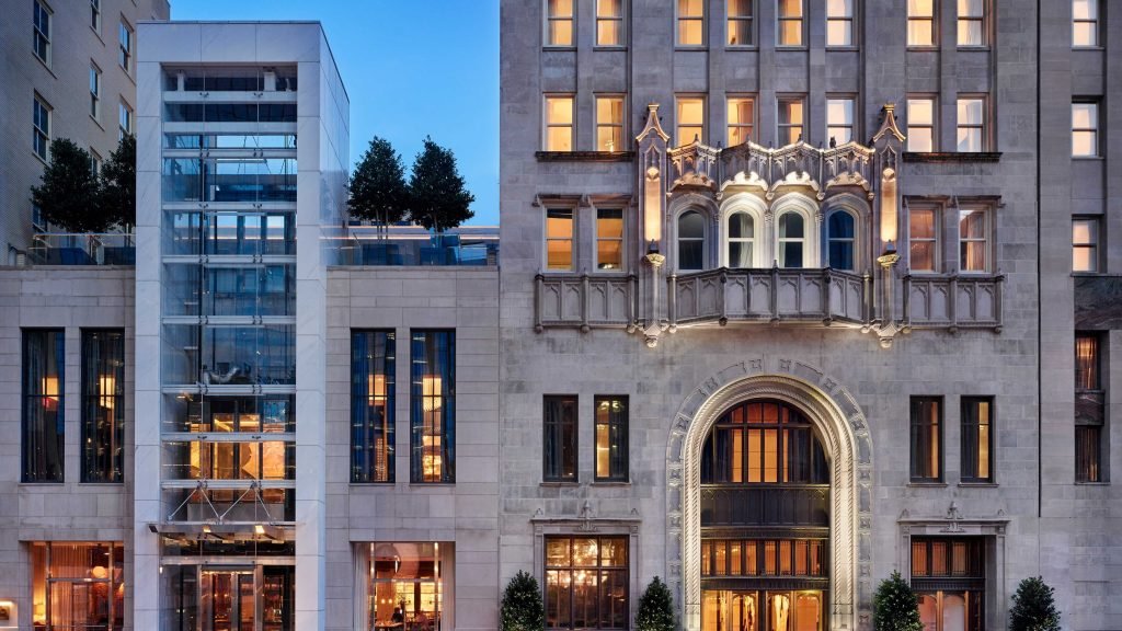Explore Dallas' Top 5-Star Hotels